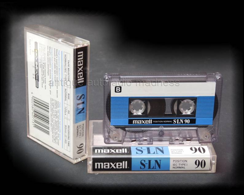 Audio tape, mini cassette, compact cassette, mini K7 MAXELL - 1990-91
